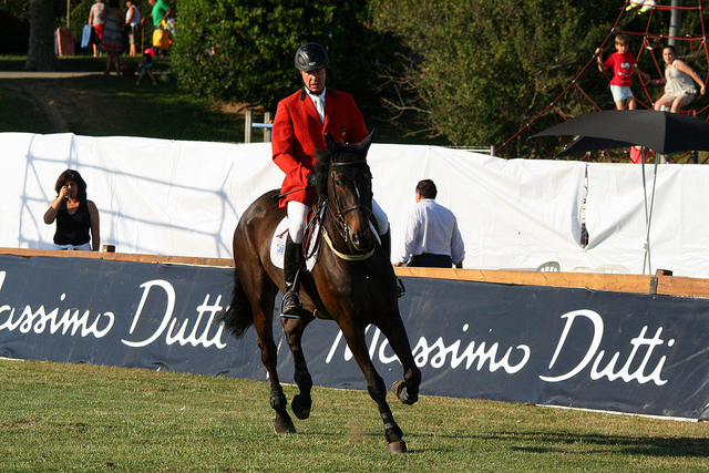 Cayetano Martínez de Irujo, operado de urgencia en una clínica de ...