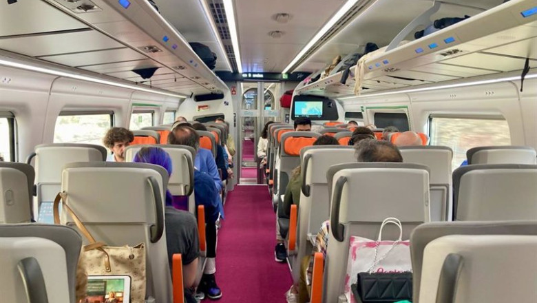 Economía/Transportes.- Renfe estrena un nuevo Avlo con un 17% más de ...
