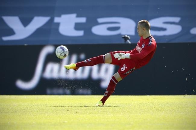El portero serbio Aleksandr Jovanovic firma por el Huesca por tres ...