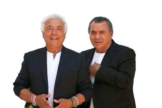 Los Del Río descubren el color especial de Sevilla junto con Tanqueray ...